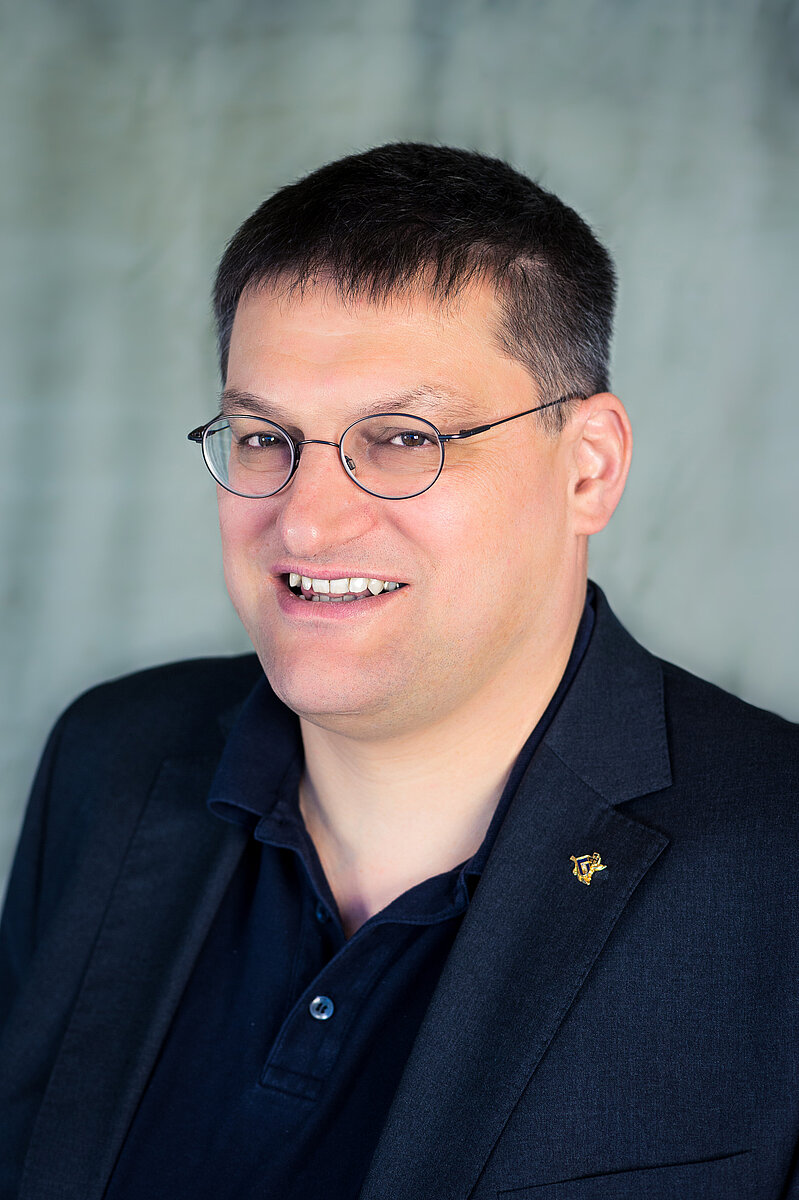 HLRS High Performance Computing Center Stuttgart: Professor Resch ...